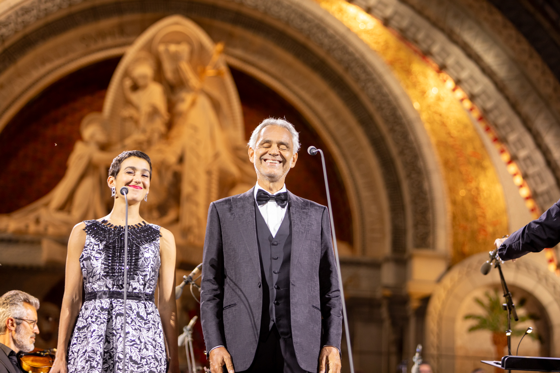El 16 de julio, Andrea Bocelli canta para la última aparición de la Virgen a Bernardita ...