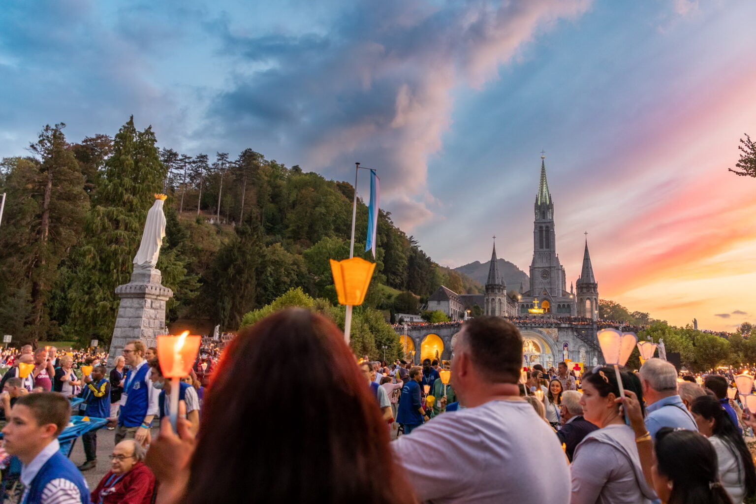 Pâques, première procession de l’année - Sanctuaire Notre-Dame de Lourdes
